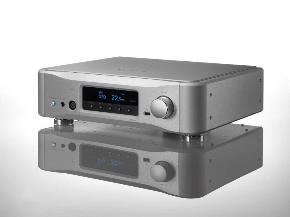 Esoteric N-05XE Headphone Amplifier, USB DAC and Network Player | Moon ...